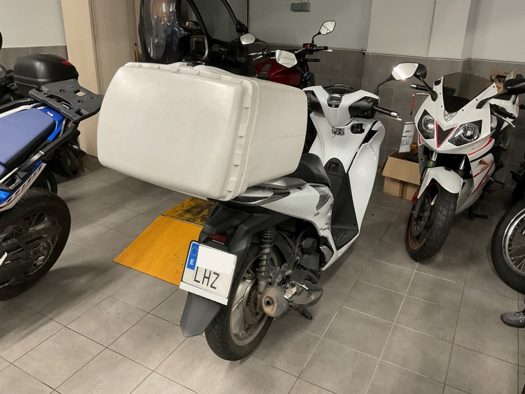HONDA SCOOPY SH 125 Abs Top box | Autorecupera.com
